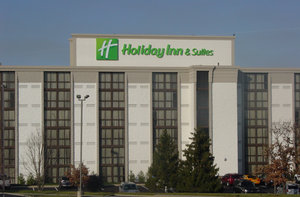Holiday Inn I-275 Eastgate Cincinnati, OH - See Discounts