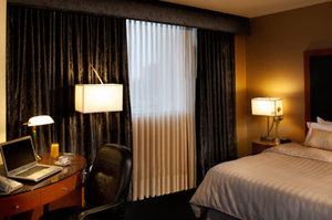 Executive Plaza Hotel Coquitlam, BC - See Discounts