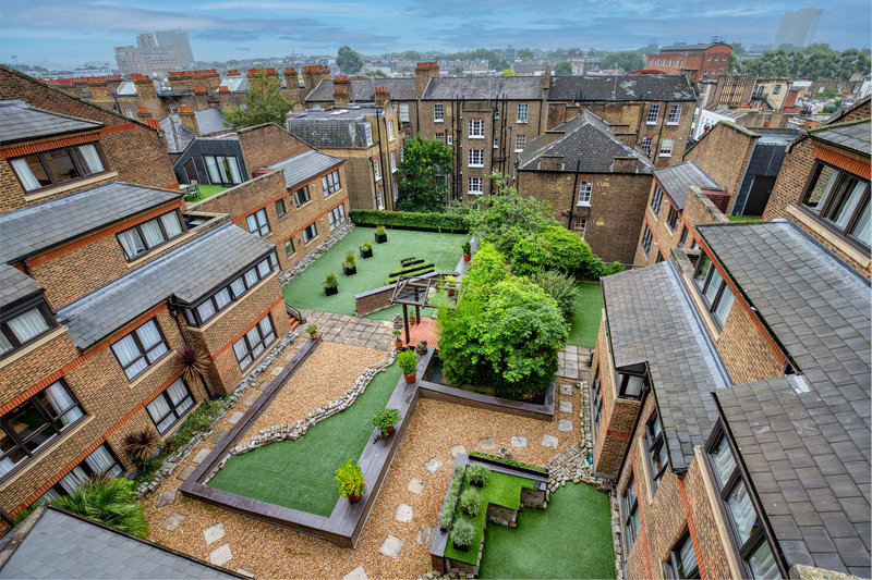 Monarch House in Eng - Trip Canvas