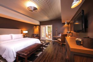 Wine & Roses Hotel Lodi, CA - See Discounts