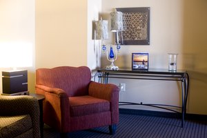 Holiday Inn Hotel & Suites Lake Elmo, MN - See Discounts