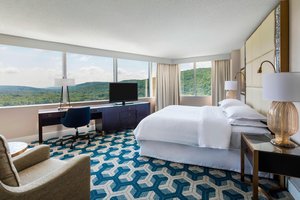 Sheraton Crossroads Hotel Mahwah, NJ - See Discounts