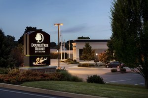 DoubleTree Resort by Hilton Hotel Lancaster, PA - See Discounts