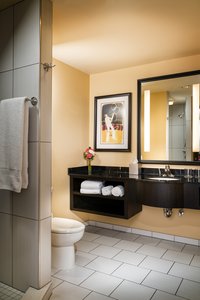 Staypineapple Maxwell Hotel Seattle, WA - See Discounts