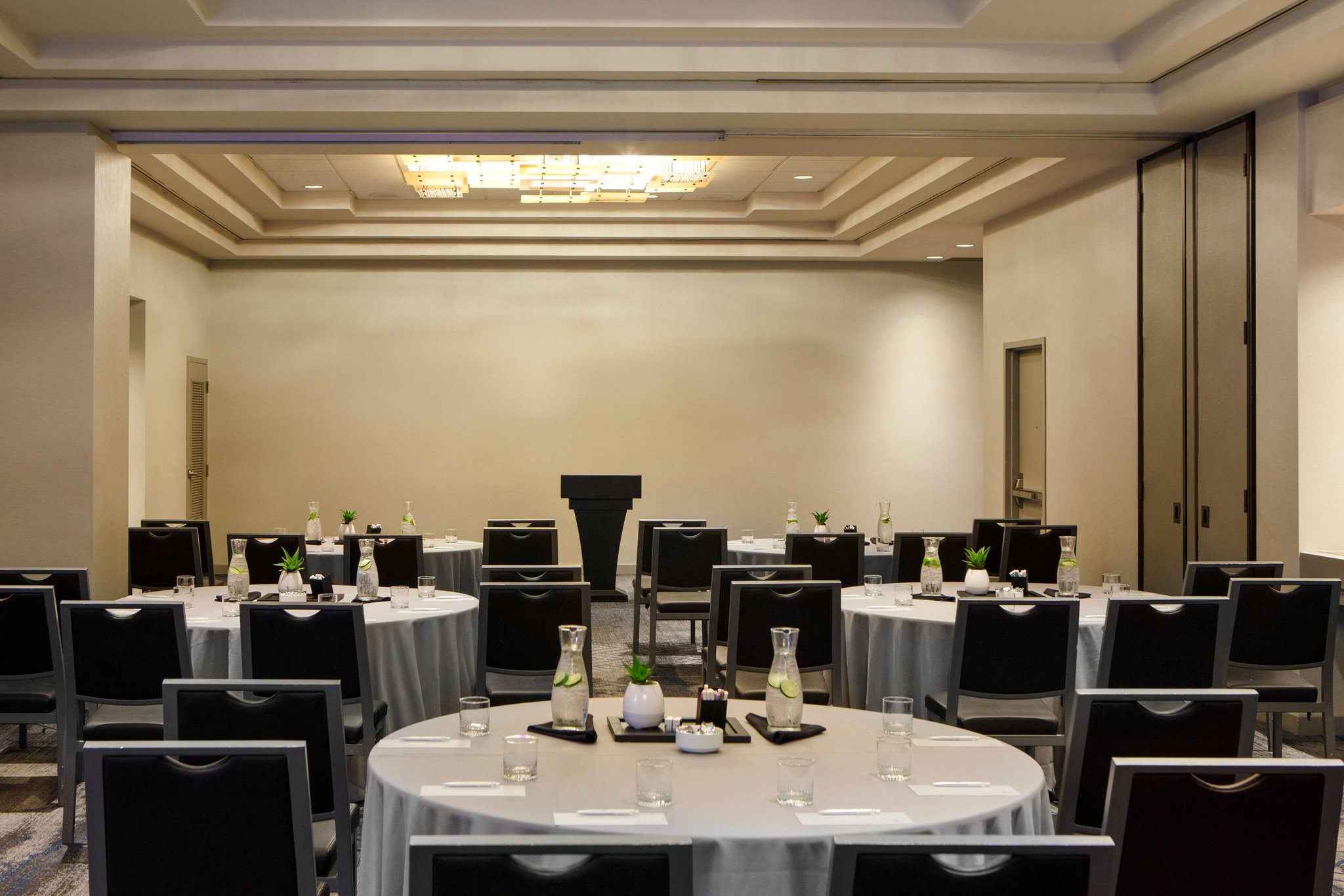 Armada Hotel - DIP, Dubai (+971 4 887 7945)