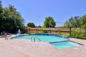 Holiday Inn Express & Suites Elgin, TX - See Discounts