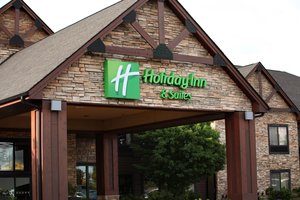 Holiday Inn & Suites Lake Elmo, MN - See Discounts