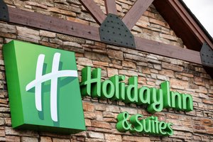 Holiday Inn & Suites Lake Elmo, MN - See Discounts