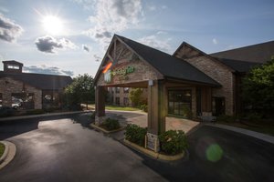 Holiday Inn & Suites Lake Elmo, MN - See Discounts