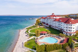 Inn at Bay Harbor, MI - See Discounts