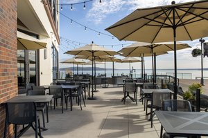 Silver Cloud Hotel at Point Ruston, WA - See Discounts