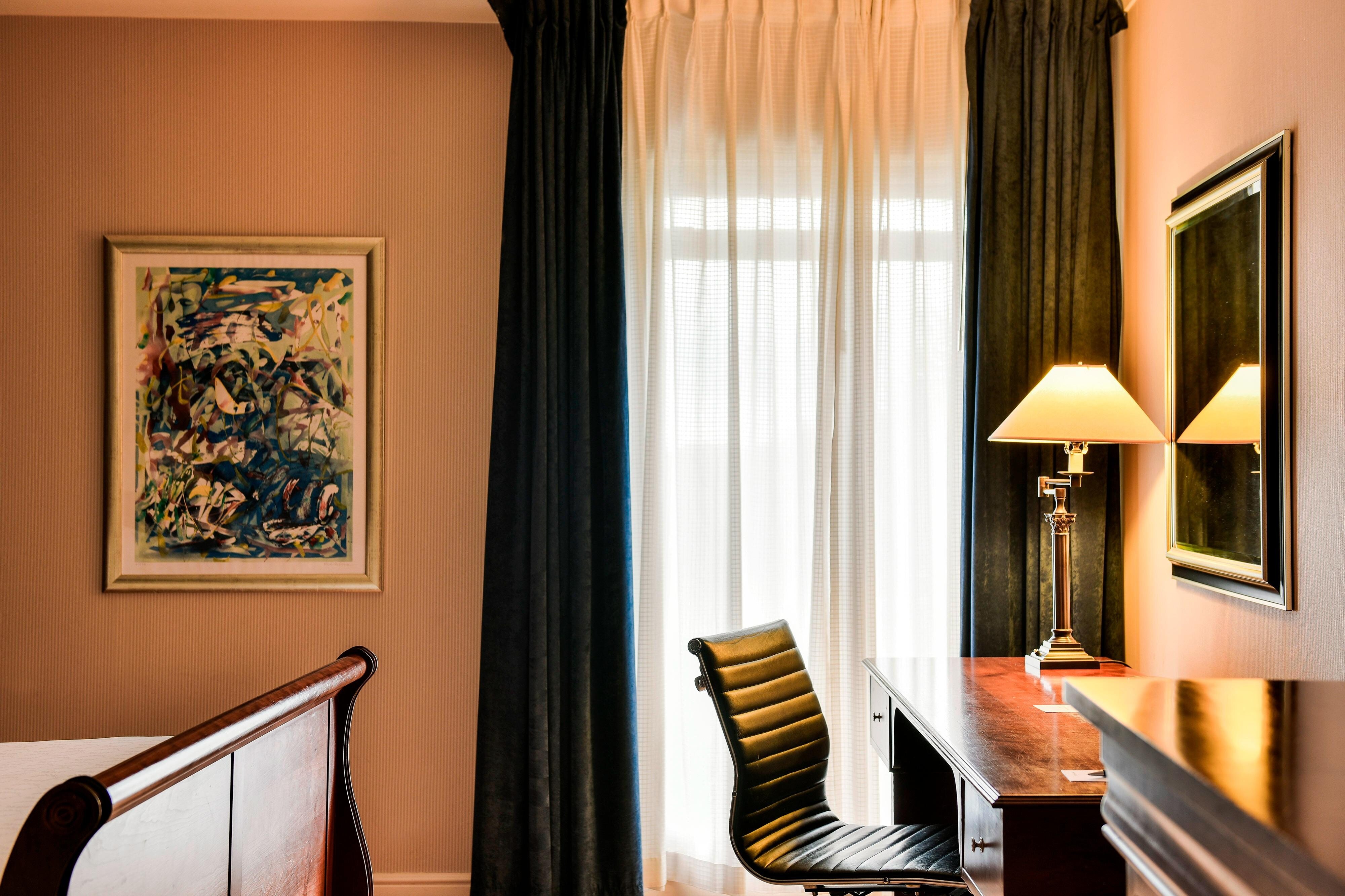 Sheraton Skyline Hotel London Heathrow in London - Trip Canvas